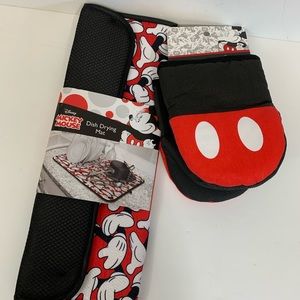 Disney | Kitchen | New Disney Mickey Mouse Mat Oven Mitts Adorable ...